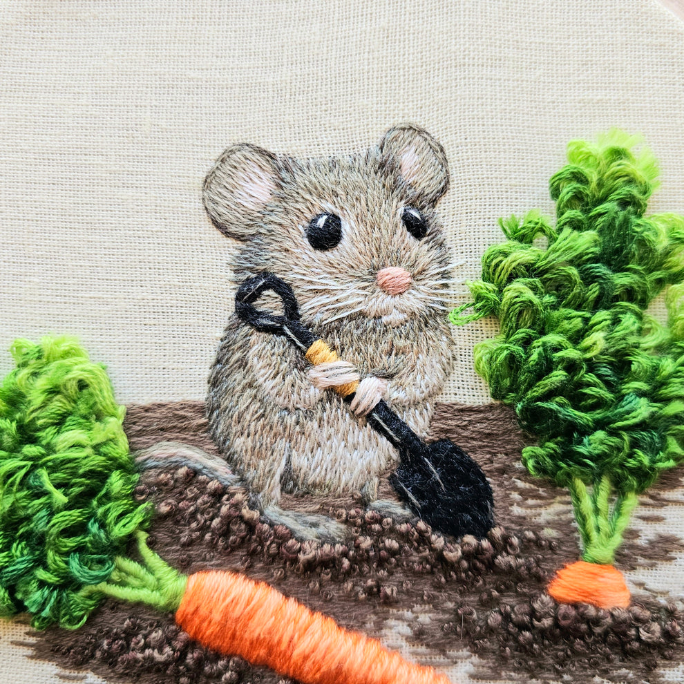 Garden Mouse Embroidery Kit – Jessica Long Embroidery